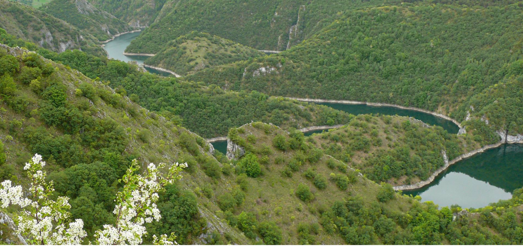 Uvac, meandri Uvca, Škarda 1259m, Kamena glava 1265m, Molitva 1247m ...